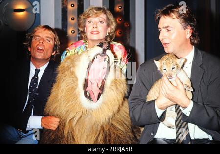 Regisseur Pit Weyrich mit Löwe in der ZDF Show "Kaum zu glauben ...