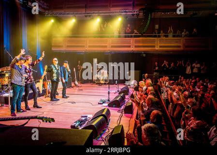 Wishbone Ash take their final bows at The Apex Stock Photo - Alamy