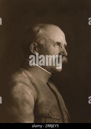 'Nos Grands Chefs; Le general Nivelle, commandant en chef du 16 ...