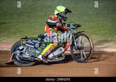 Max Perry - Leicester Lion Cubs speedway rider. Action portrait Stock ...