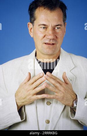 Manfred Lehmann, deutscher Schauspieler und Synchronsprecher, in Jeans ...