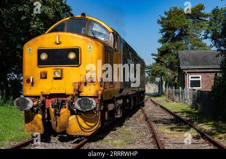 Vintage English Electric Class 37 Railway Engine 12CSVT at Bodmin ...