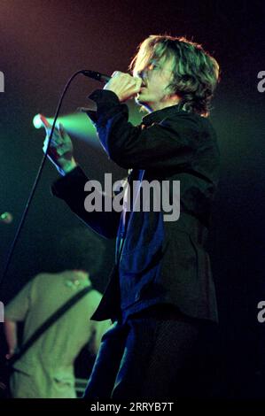 Milan Italy 2000-03-09 : Beck , singer and guitarist in concert at the ...