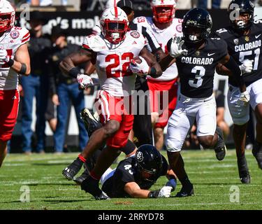 12 September 09: Nebraska running back Roy Helu Jr. running the option ...