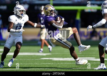 Washington Huskies wide receiver Germie Bernard (4) looks on during a ...