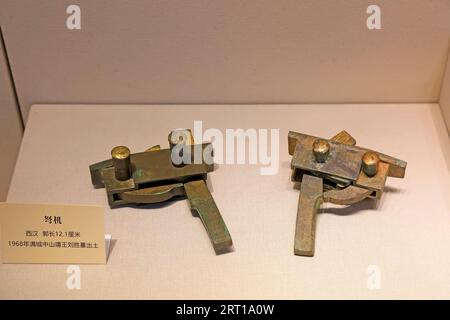 Chinese ancient Crossbow Stock Photo - Alamy