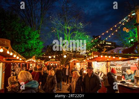 Christmas market in Cologne's Stadtgarten Stock Photo - Alamy