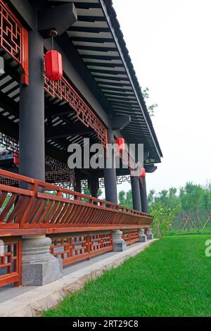 Chinese traditional architecture pillar and handrail Stock Photo - Alamy