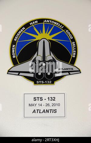 Space patch image for Space Transportation System-106 (Space Shuttle ...