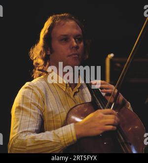 Wolfgang Tiebold, deutscher Cellist, Portrait, circa 1978. Wolfgang ...