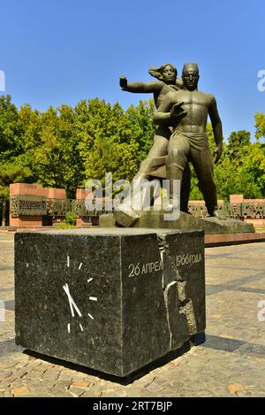 Monument of Courage Earthquake Memorial, Sharaf Rashidov Avenue ...