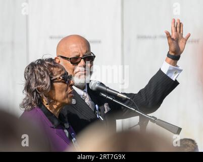 Family members of Ceecee Ross Lyles, a passanger on United flight 93 ...