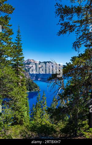Views of Steel bay in Crater Lake National Park Stock Photo - Alamy