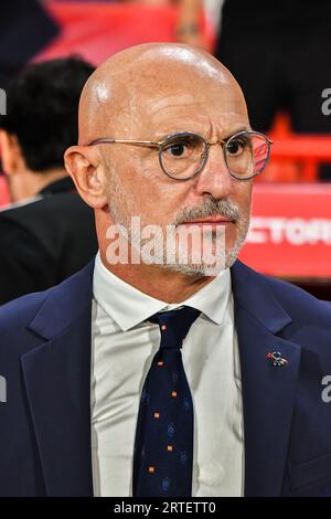 David Raya of Spain before the FIFA World Cup Group H match between ...