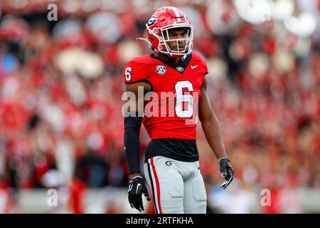 Georgia defensive back Daylen Everette (6) breaks up a pass intended ...