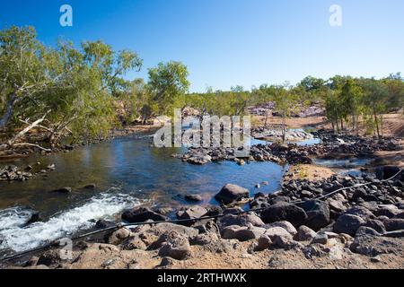 O'Brien's Creek campground and river near Mount Surprise in Queensland ...