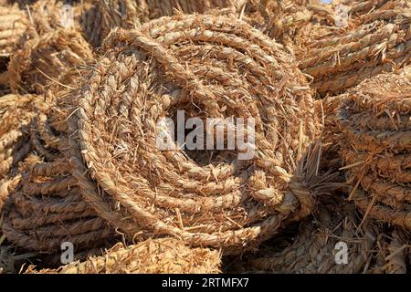 Straw rope piled up Stock Photo - Alamy