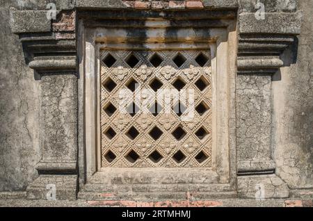 Decorative window of stucco in Ape Yadana Phaya, Bagan, Myanmar Stock ...