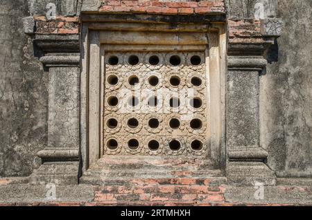 Decorative window of stucco in Ape Yadana Phaya, Bagan, Myanmar Stock ...