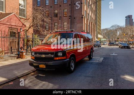 FDYN fire engines in front of Engine 205 H&L 118 fire station, New York ...