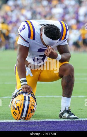BATON ROUGE, LA - SEPTEMBER 09: LSU Tigers defensive end Bradyn Swinson ...