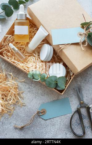 Carton box, Beauty Subscription Service. Online shopping. Delivery ...