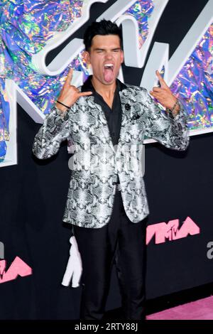 Kevan Kenney walking on the red carpet at the 2025 MTV Video Music ...