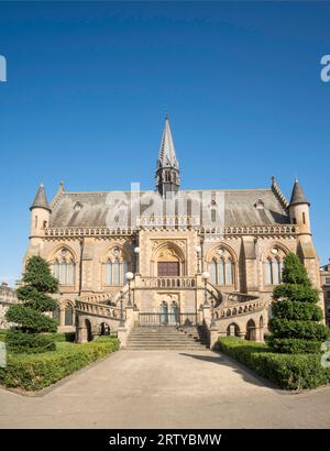 View of the McManus art gallery and museum and Robert Burns statue in Dundee, Tayside, Scotland ...