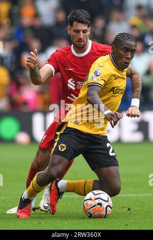 Jean-Ricner Bellegarde #27 of Wolverhampton Wanderers during the ...