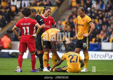 Jean-Ricner Bellegarde #27 of Wolverhampton Wanderers during the ...