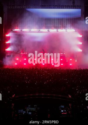 Naples, Italy. 16th Sep, 2023. Concert by the Neapolitan singer ...