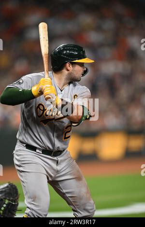 Oakland Athletics shortstop Nick Allen (2) catches a popup by Kansas ...
