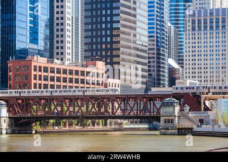 Chicago, USA, July 11th 2014: Iconic building architecture in Chicago ...