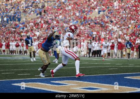 Oklahoma wide receiver Nic Anderson (4) scores the game winning ...