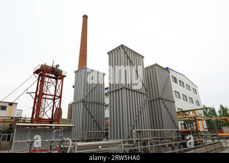 Mechanical equipment in refinery area Stock Photo - Alamy