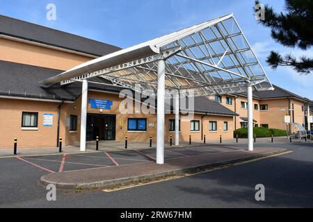 Entrance to St David's Hospital, Canton, Cardiff, Wales Stock Photo - Alamy
