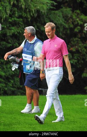 Dan Walker BBC sports presenter Stock Photo - Alamy