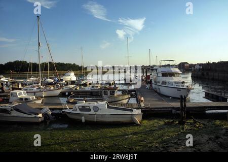 ENGLAND COASTAL PATH, FAREHAM MARINA, FAREHAM CREEK FAREHAM, HANTS. PIC ...