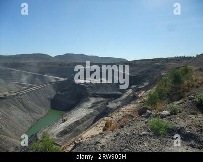 Open pit coal mining operations in Australia Stock Photo - Alamy