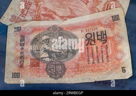 North Korea 100 Won Bank Note Stock Photo - Alamy