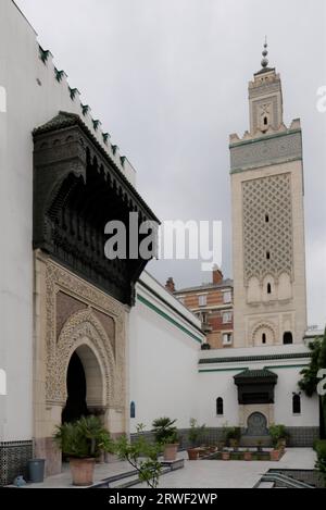 AN INTERNAL VIEW OF THE GREAT MOSQUE Stock Photo - Alamy