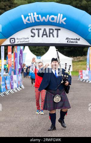 Piper at the start of the Kiltwalk Edinburgh Stock Photo - Alamy
