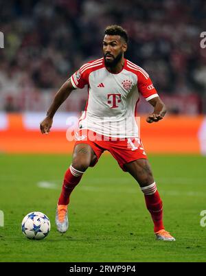 Munich's Eric Maxim Choupo-Moting, center right, and Frankfurt's Eric ...