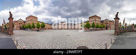 Baroque castle Mannheim, panorama photo, courtyard of honour and ...