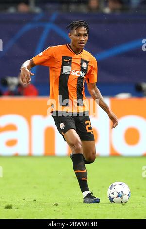 25 September 2023, Hamburg: Soccer: 2.Bundesliga, photo session ...