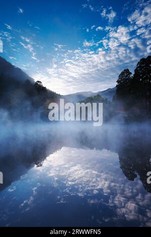 Morning Mist at Lake Kinrin Stock Photo - Alamy