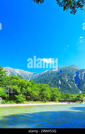 Azusa River in summer, Kappa-bashi Bridge and Hotaka mountain range ...
