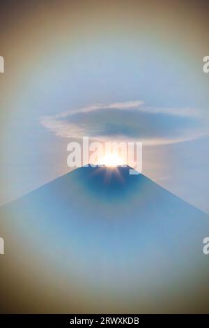 Mountain Fuji Diamond sunrise in winter Stock Photo - Alamy