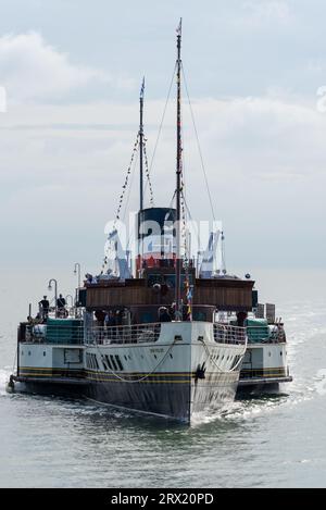 Paddle Steamer Waverley Arriving at Southend Pier Stock Photo - Alamy