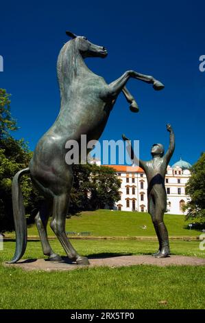 Bronze sculpture Stallion Wohlklang in Freiheitsdressur, palace gardens ...